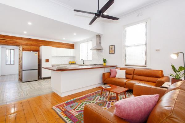 Stone And Timber Heritage Retreat On South Terrace - Fremantle