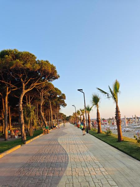 Erois Apartments Golem Mali I Robit - Qerret