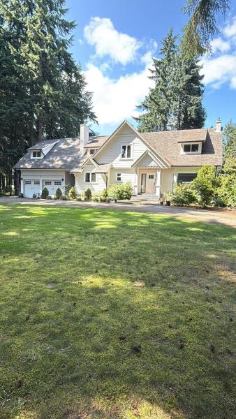 Modern 5br Luxury Getaway - Duncan