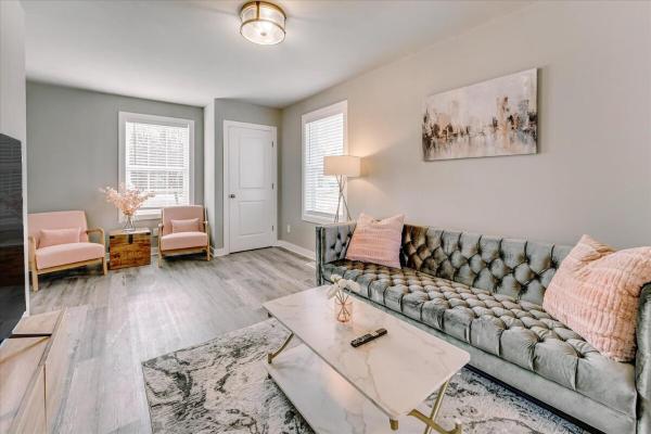 Charming Voyage Ypsi & Annarbor - Ypsilanti, MI