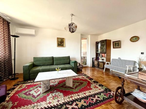 Spacious 3br Apartment, Cozy & Authentic Sarajevo - Saraybosna