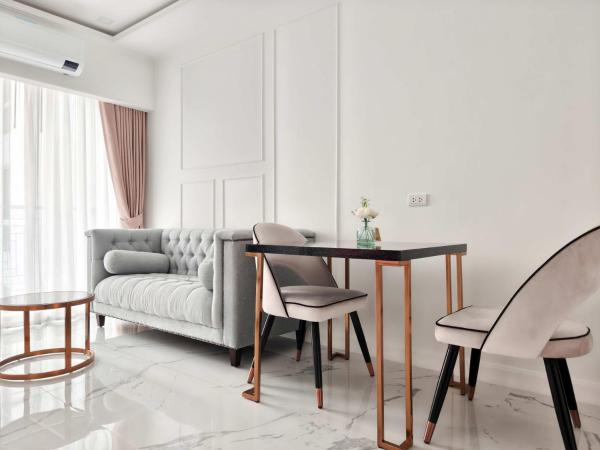 Empire Tower Luxury Suite - City View, Infinity Pool, Near Beach - Utilities Included - Jomtien