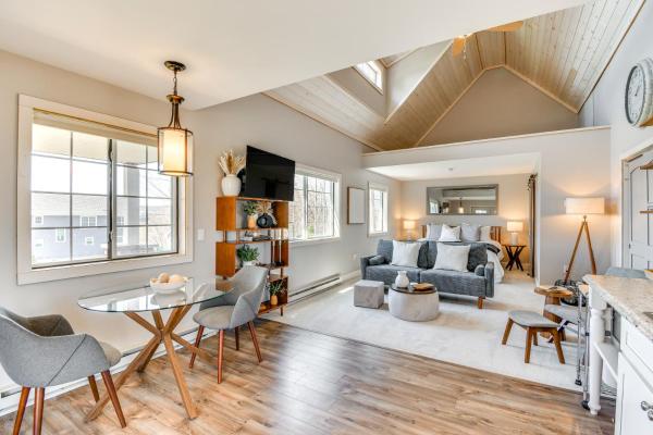 Home With Lake Views On Finger Lakes Wine Trail - Penn Yan, NY