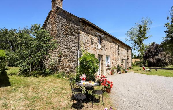 Beautiful Home In Andouillé-neuville - Betton