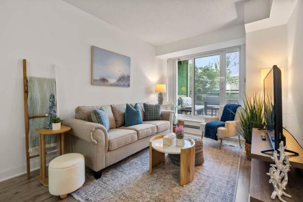Charming Condo With Private Terrace In Etobicoke - Toronto
