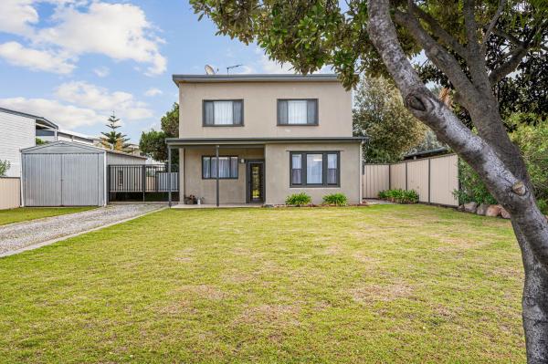 Silver Myrtle Shack - Aldinga Beach - C21 Southcoast Holidays - Adelaide
