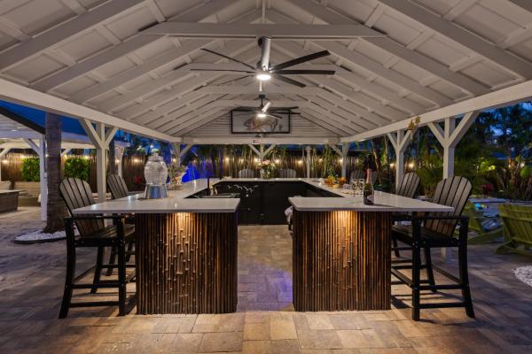 Coconut Grove Resort Oasis - Dunedin, FL