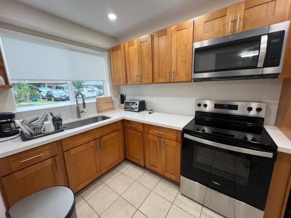 Cozy Custom Vacation Home - Lanikai Beach