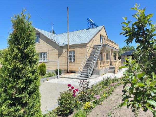 Chkalovka Guest House With Sevan View - 아르메니아
