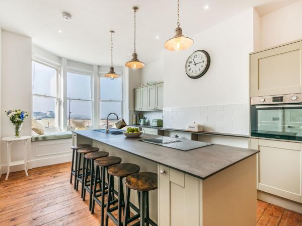 5 Bed Property In Margate 86551 - Margate
