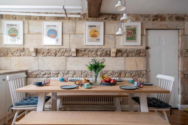 Exquisite Historic Hideaway - Corsham