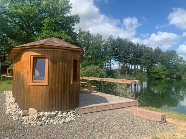 La Feuille - Cabane Isolée Avec Vue Sur éTang, Terrasse Privée & Pêche - Alps