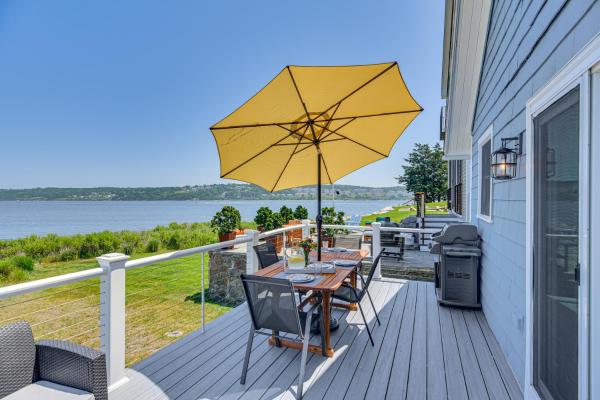 Coastal Portsmouth Home With Bay Access Near Newport - Rhode Island