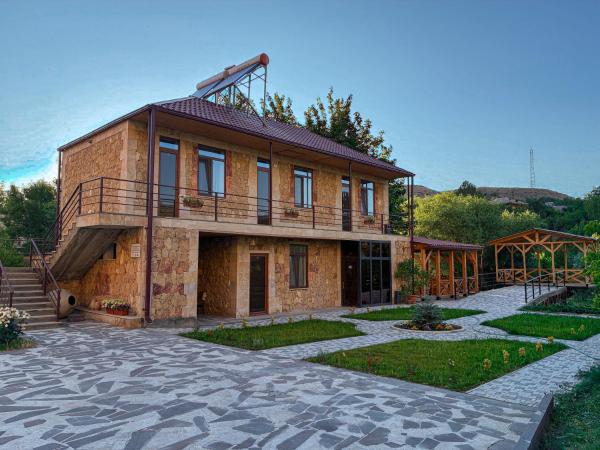 Yenokyans' Riverside Hotel - Örményország