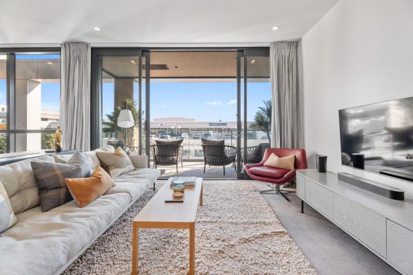 Beau Quarter 2 Bedroom With Balcony And Carpark - Oakland, CA