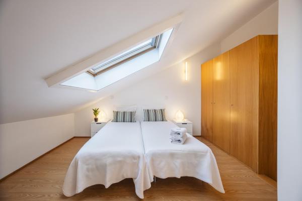 Modern 2-bedroom Apartment In The Historic Center - Braga