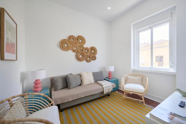 Sun & Surf Beach Apt W Patio, By Timecooler - Costa da Caparica