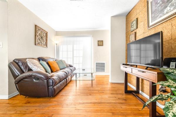 Charming Seminole Heights Getaway - Tampa, FL