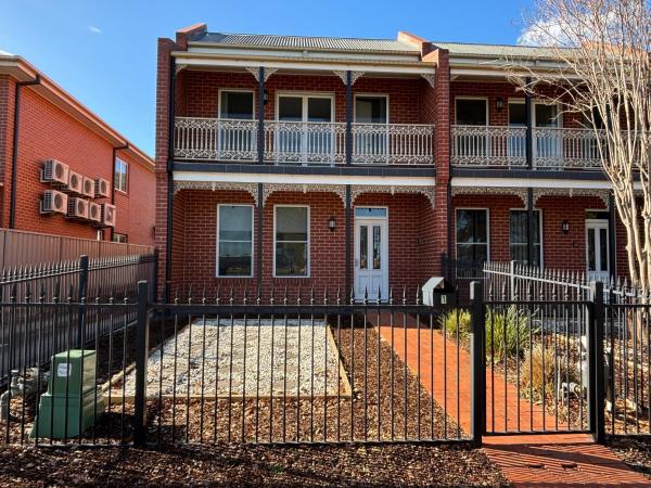 City Townhouse Escape - Murray River