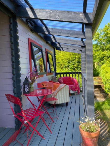 The Fabulous Flower Hut - Wales