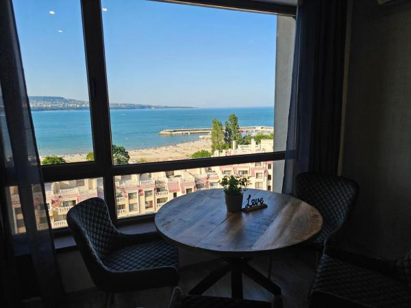 Comfy Flat Sea View & Strong Wi-fi - 瓦爾納