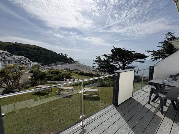 Sunrise Bay - Mount Brioni - Cornwall