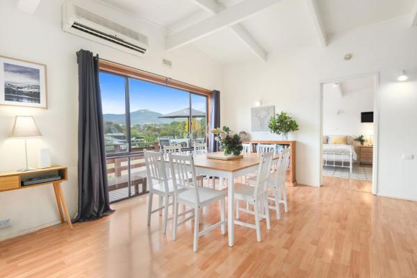 Redgum Apartment - Merrijig - Sleeps 7 - Mount Buller