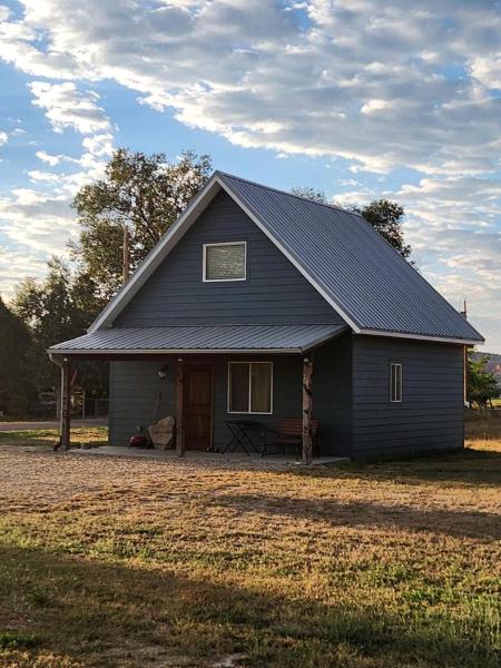 Brand New, Modern Country Cabin Near Bryce Canyon National Park, Utah - Bryce Canyon City, UT