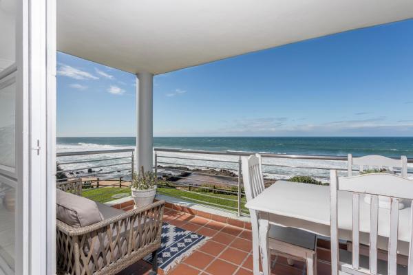 Ocean Pearl At Chakas Cove - Beachfront Apartment - Dolphin Coast