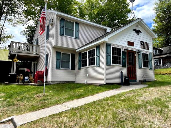 Seaside Glamping: Perfect Cabin Just Steps From Old Forge Public Beach, Ny - Old Forge, NY