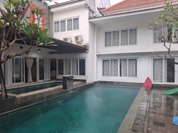 Queen Villa Jimbaran By Novita - Jimbaran