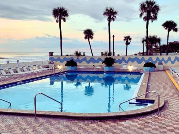 Beachin At The Fountain - Port Orange, FL