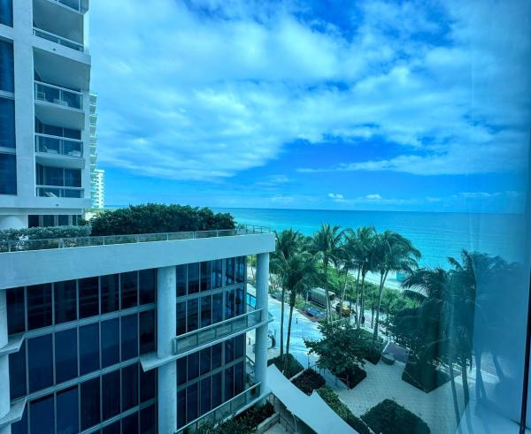 Carillon Miami Wellness Resort - North Miami Beach, FL