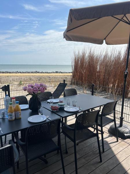 Enkhuizer Strand Beachhouse Strandgut Mit Zaun Nr 400 - Enkhuizen