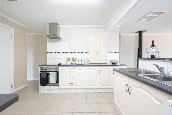 Villa Scalzi - 4-bed Getaway With Free Wine - Roseworthy