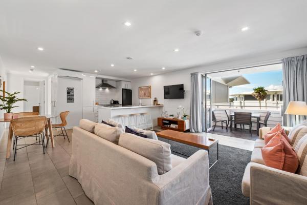 Paihia Waterfront Apartment 2 Bedroom With Pool - Waitangi
