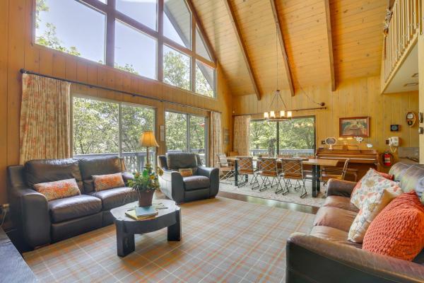 Lake Arrowhead Family Home With Game Room - Lake Arrowhead, CA