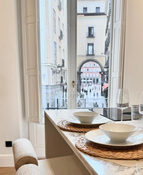 Charming Plaza Mayor Views & Top Location - Madrid