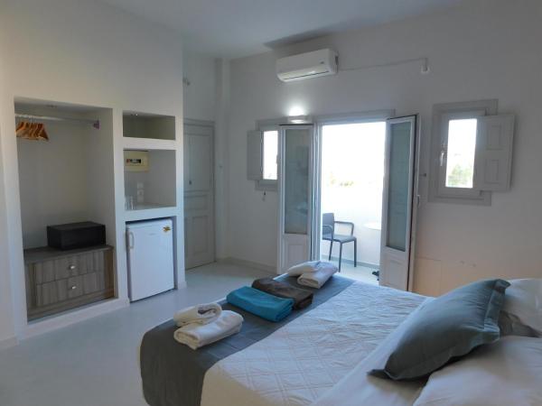 Perissa South Beach Rooms - Santorini