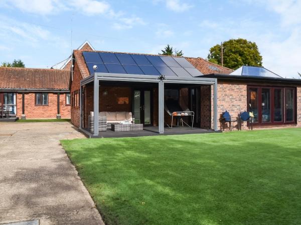 Barn Court - Norfolk