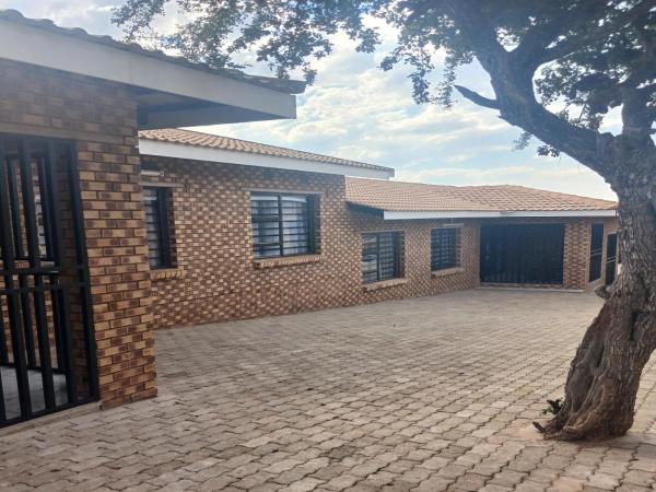 Carissa Street Self-catering Units - Burgersfort