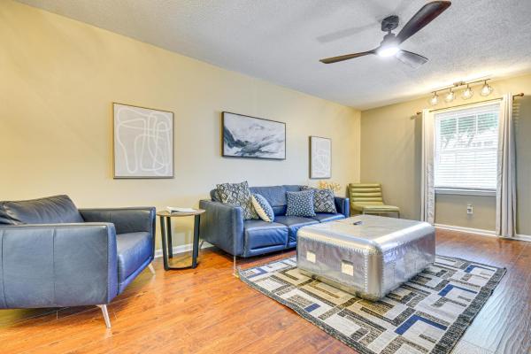 2 Mi To High Point University: Townhome W/ Patio - High Point, NC