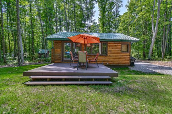 Cabin 600 To Manistee Lake Private Shared Access - Michigan