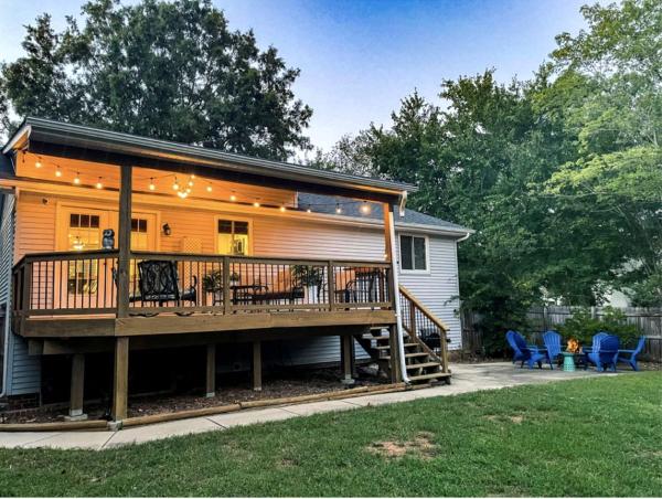 Family Cabin With Outdoor Living Areas And Foosball Table In Nc - Charlotte, NC
