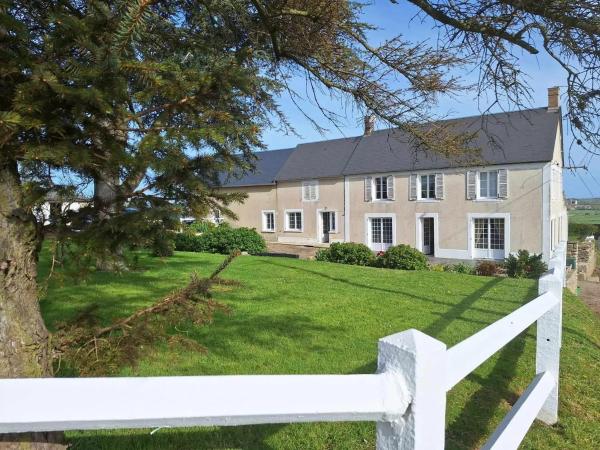 Appartement Spacieux à Monfréville Avec Terrasse - Grandcamp-Maisy