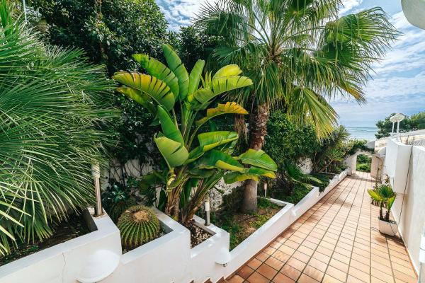 Beachfront Villa - Moraira