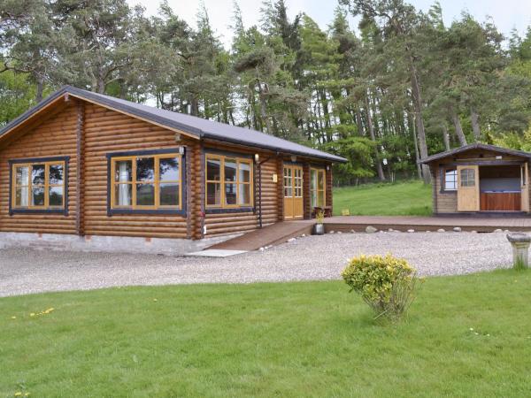 Ashknowe Log Cabin - S4590 - Fife