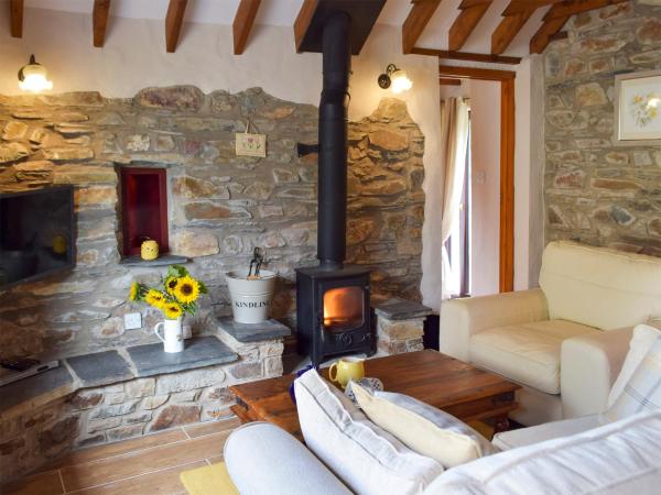 Old Chapel Cottage - Dinas Country Club - Pembrokeshire
