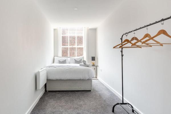 Liverpool City Haven - Modern 1-bed Apartment For Couples & Solo Travelers - Birkenhead