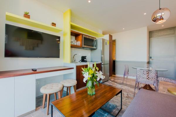 Singular Joy - 2 Bedroom Condo With Street View - Playa del Carmen